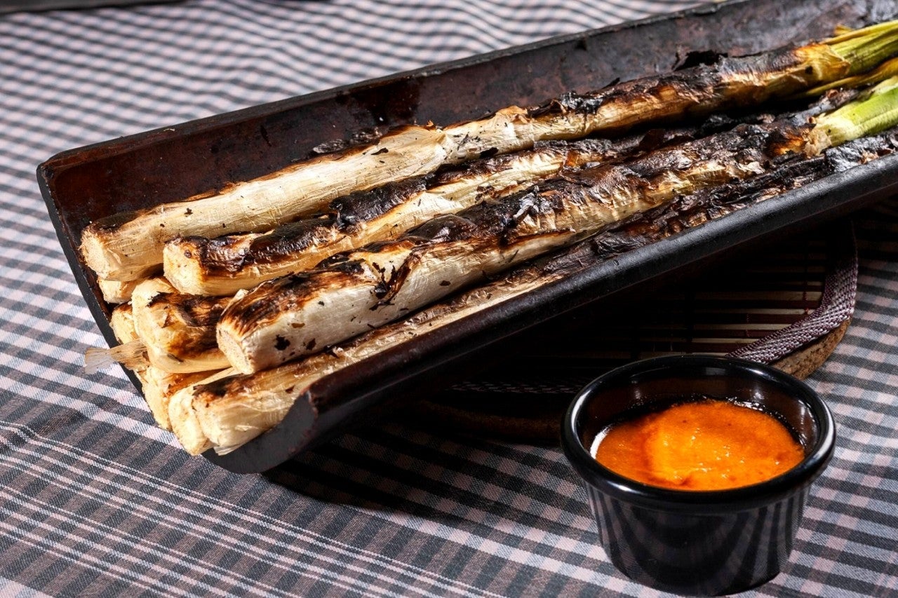 Donde comer los mejores calçots en Cataluña (y fuera de ella) | Guía Repsol