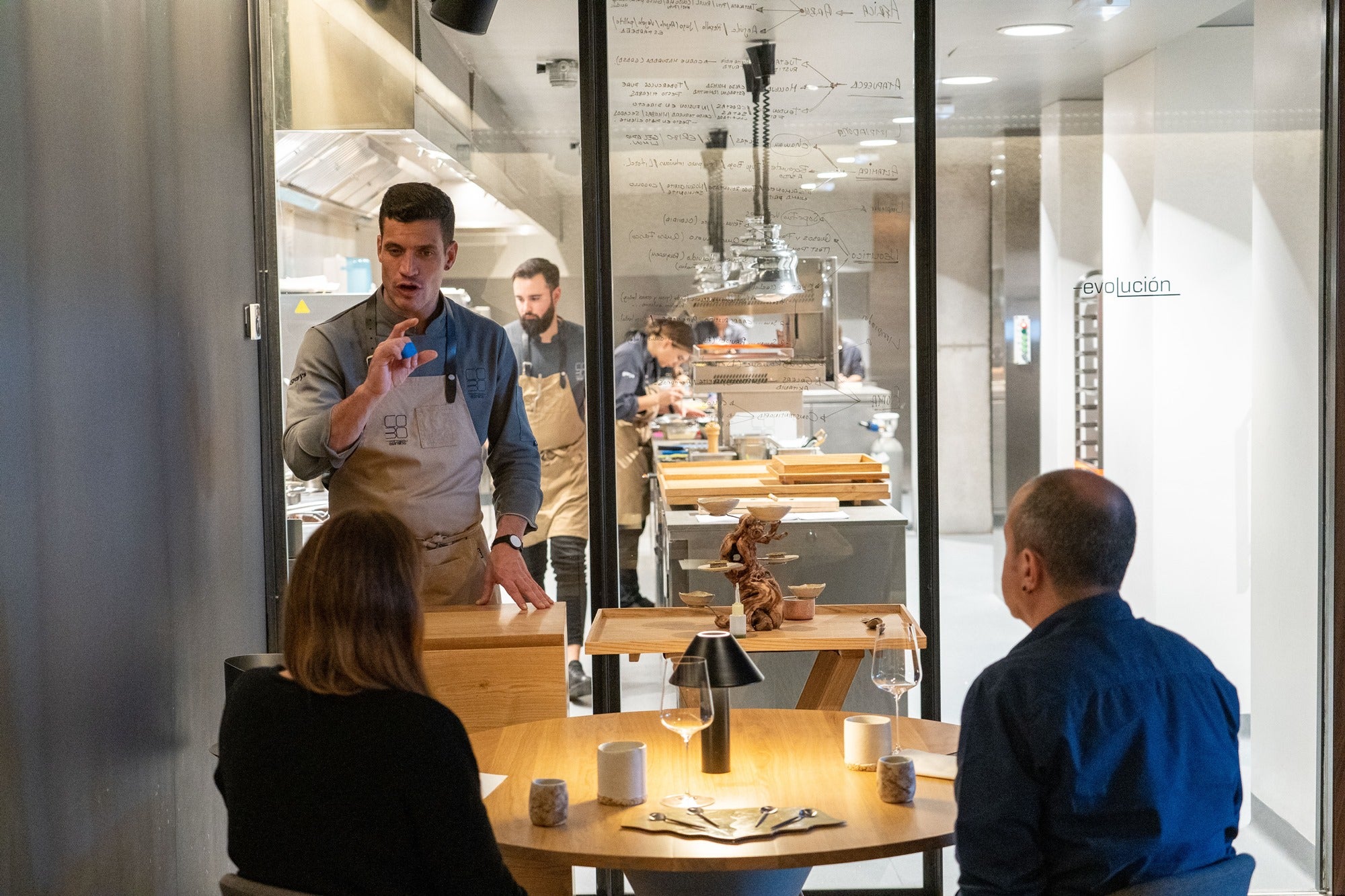 Restaurante 'Evolución': Viaje a la prehistoria de la gastronomía ...