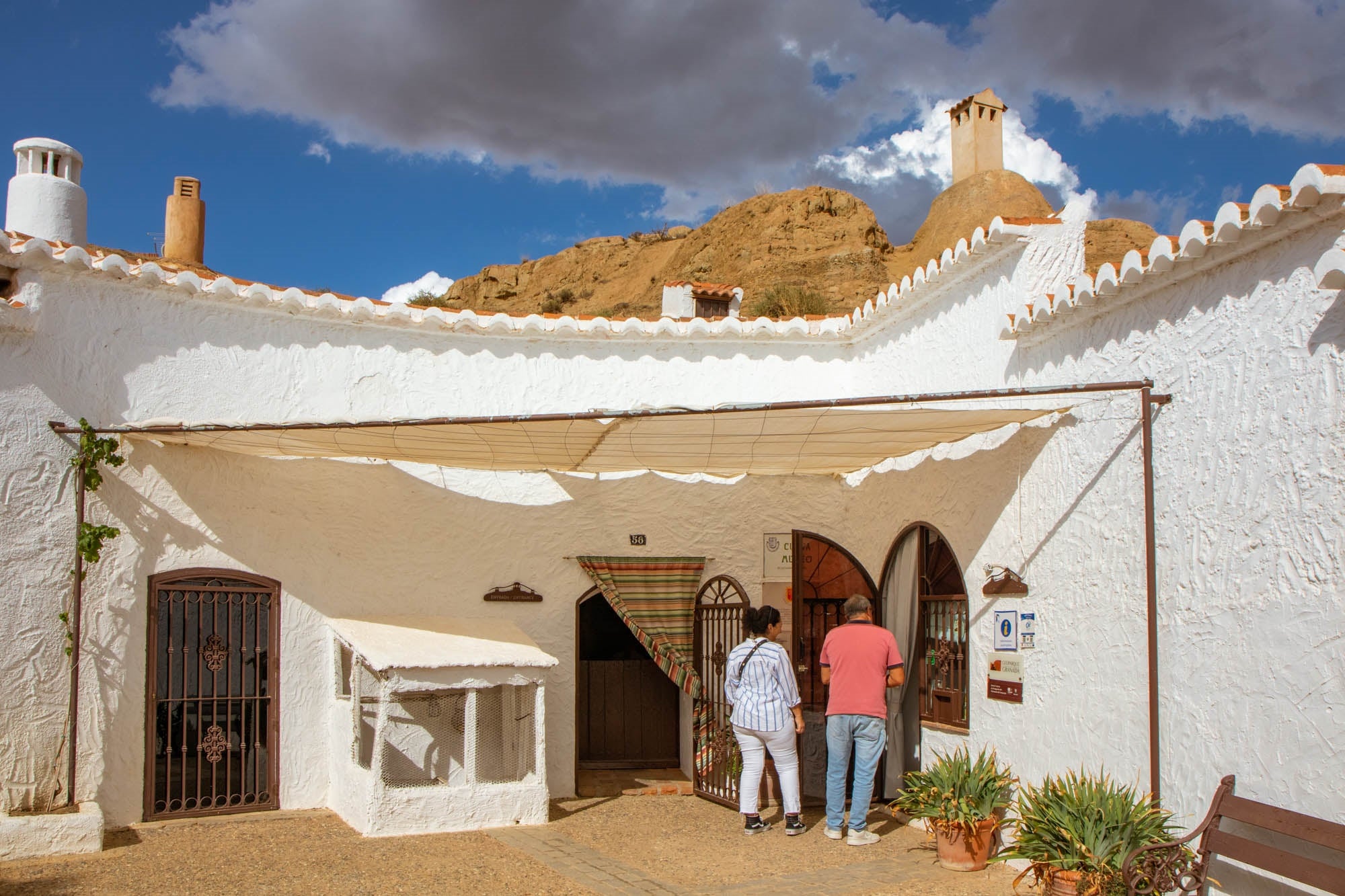 Casa Cuevas de Guadix (Granada): sostenibilidad troglodita en el siglo ...