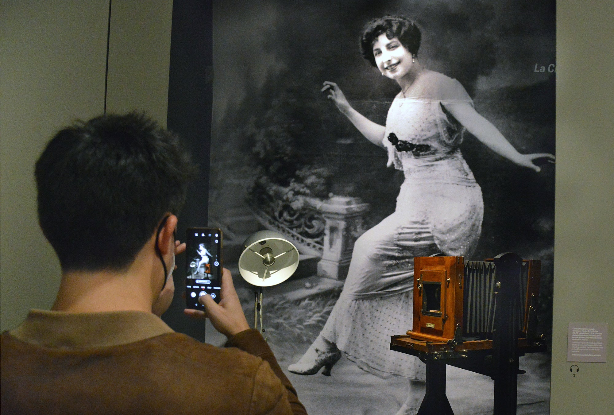 Exposiciones ‘Clifford. Vistas del Madrid de Isabel II’ y ‘Alfonso ...