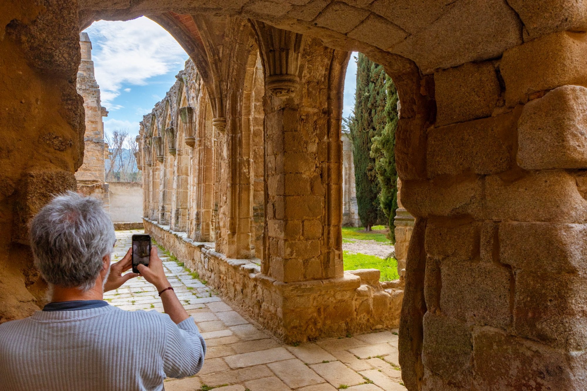 Visita al Monasterio de Pelayos de la Presa y paseo en bici por la Vía ...