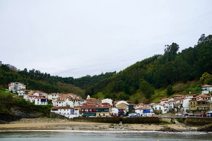 Ruta de Tazones a Villaviciosa por el Camín Real de Carlos V (Asturias ...