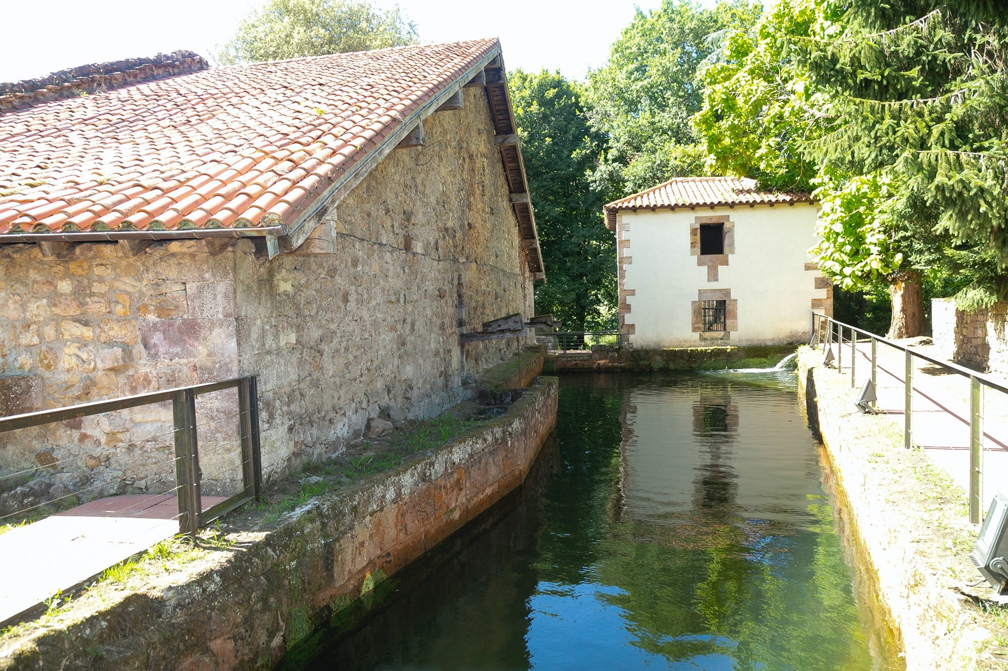 Río Nansa: pueblos para soñar, ribera de cuevas y leyendas | Guía Repsol